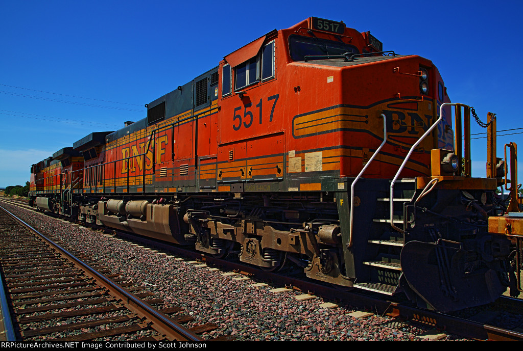 BNSF 5517